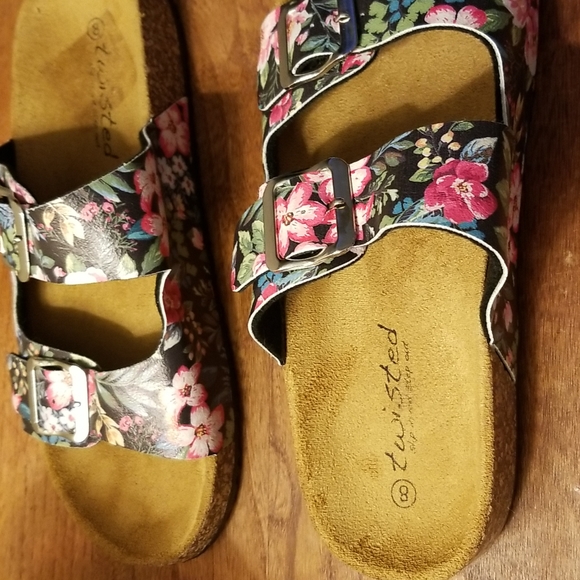 Twisted | Shoes | Nwot Twisted Brand Floral Sandals | Poshmark